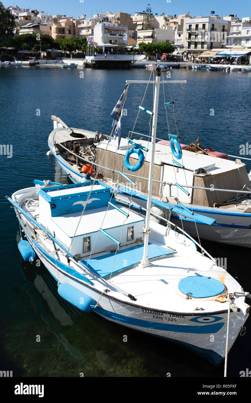 View of town and harbour, Agios Nikolaos, Lasithi Region, Crete (Kriti ...