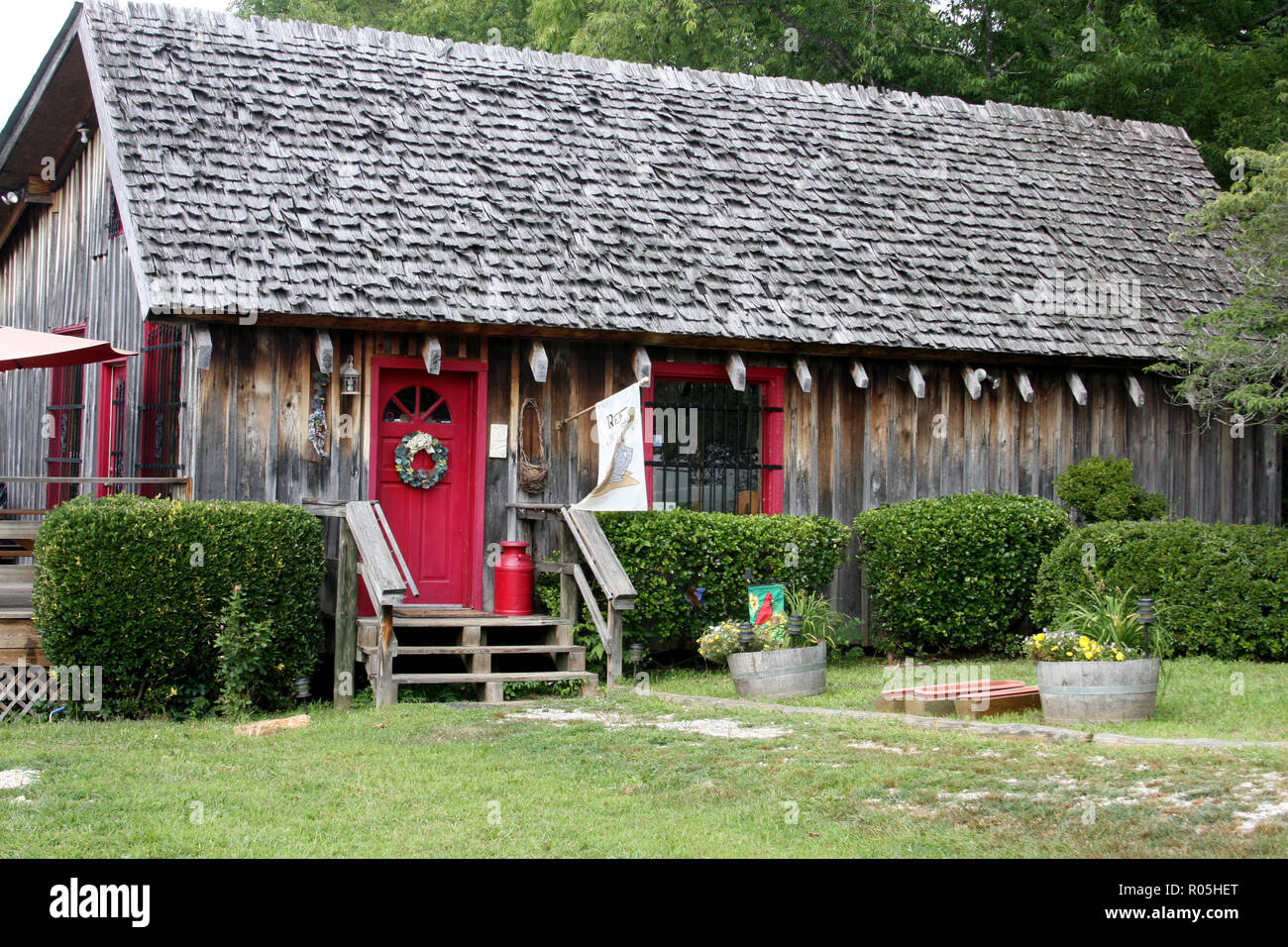 Front door of farm store in rural Virginia, USA Stock Photo - Alamy