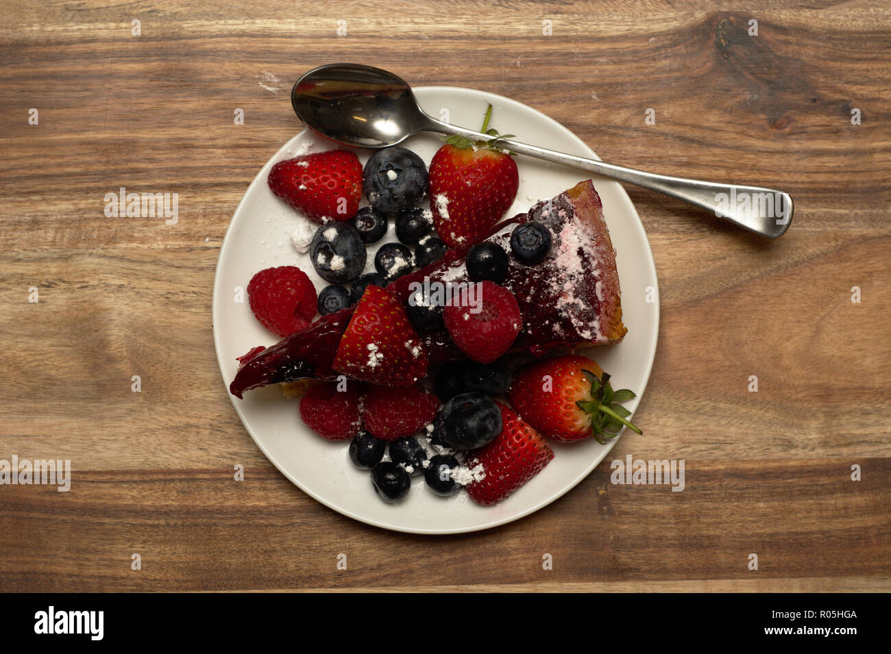 Baked cheesecake and berries Stock Photo - Alamy