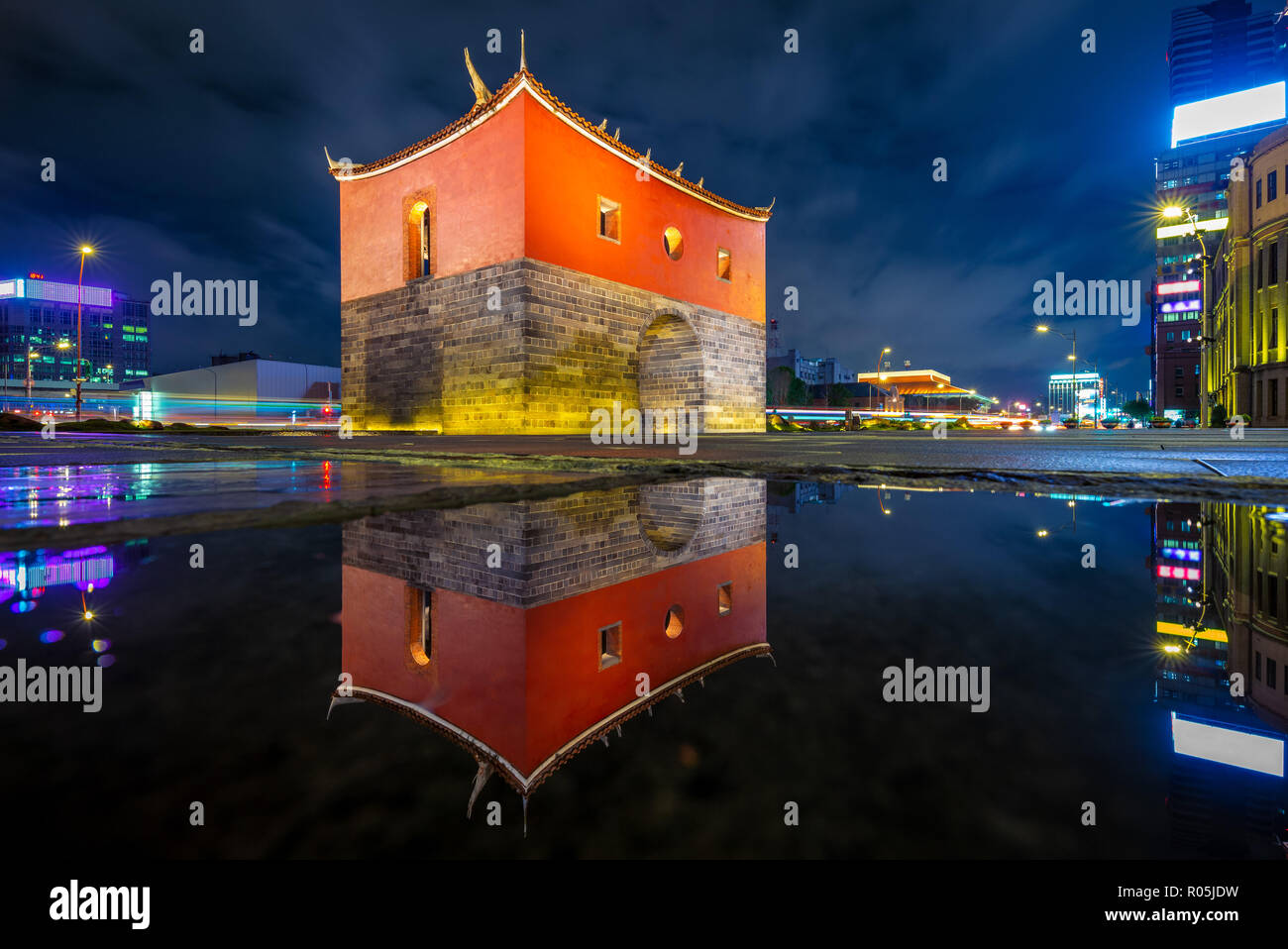 Gate fortress hi-res stock photography and images - Alamy
