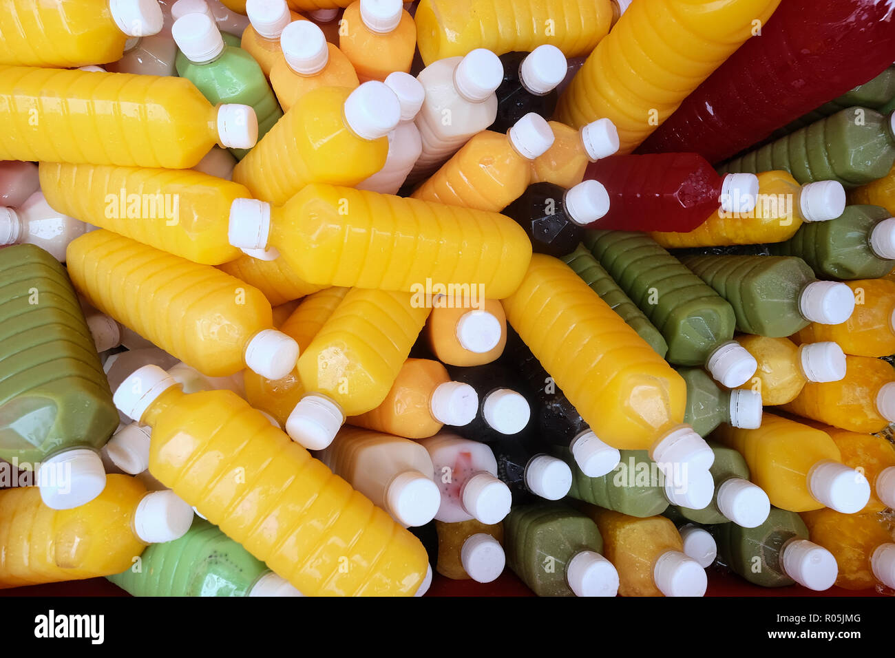 Drinks supermarket asia hi-res stock photography and images - Alamy