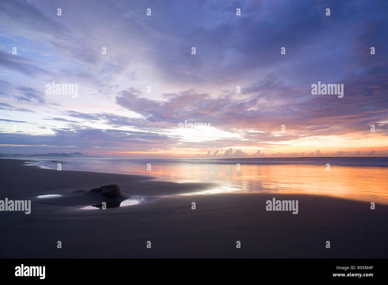 Beutiful sunset landscape hi-res stock photography and images - Alamy
