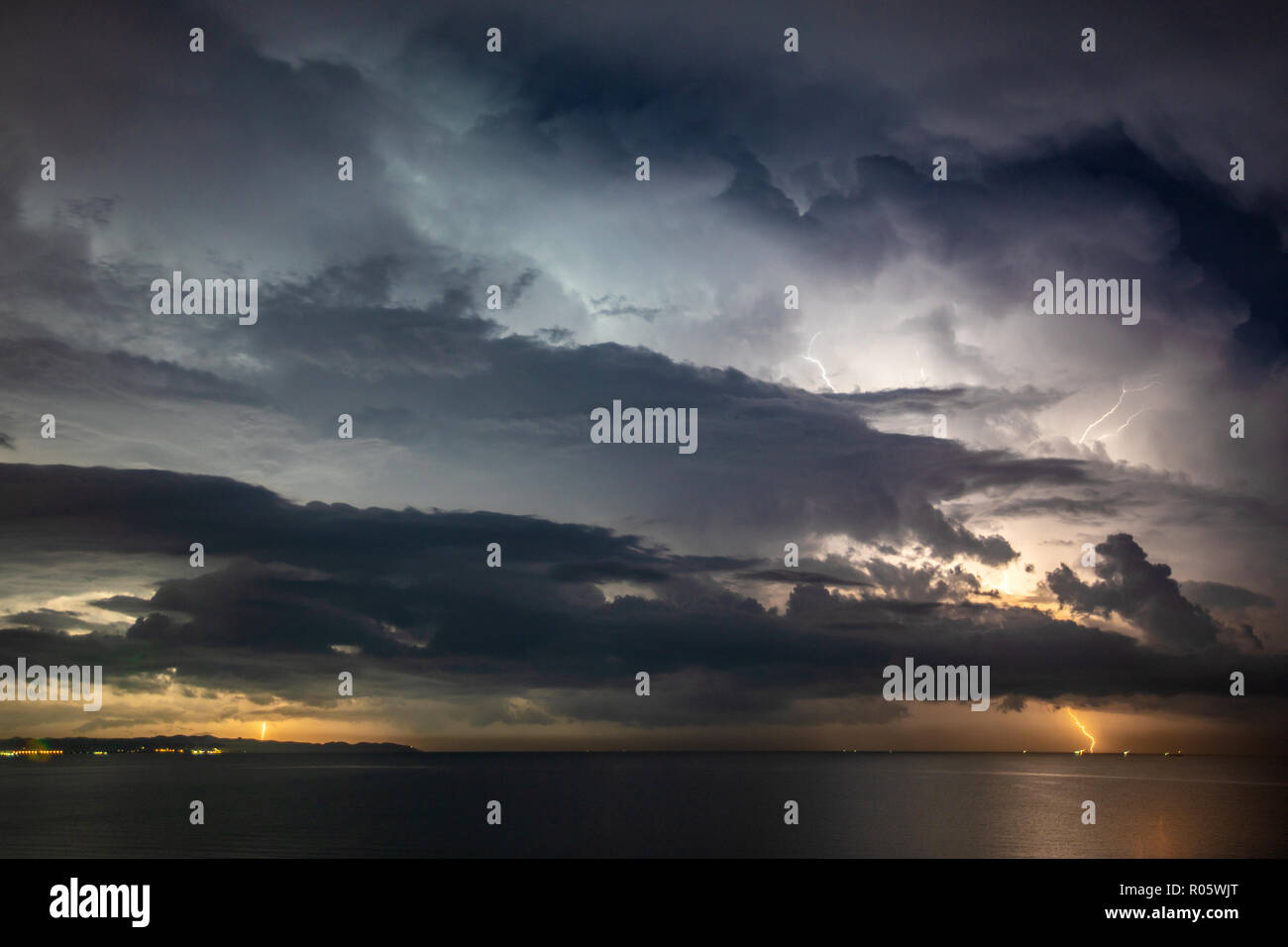 Night storm sea lightning hi-res stock photography and images - Alamy