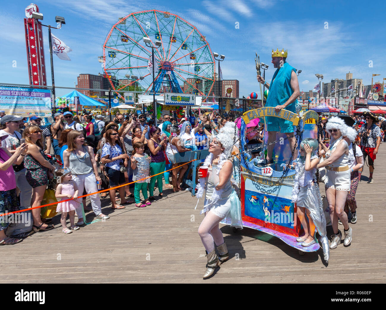 Pedestrian parade hi-res stock photography and images - Alamy