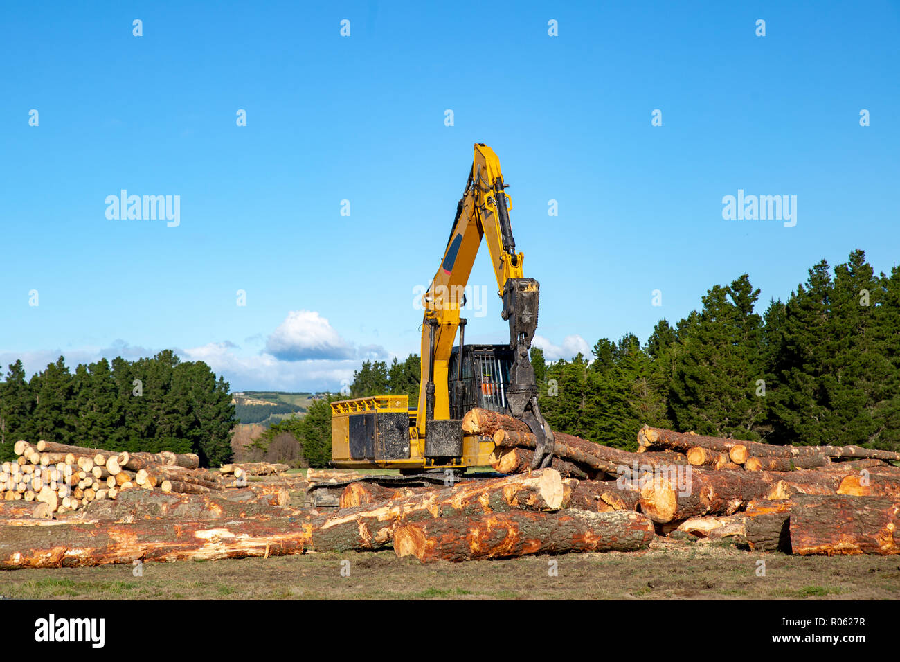 Logging truck new zealand hi-res stock photography and images - Alamy