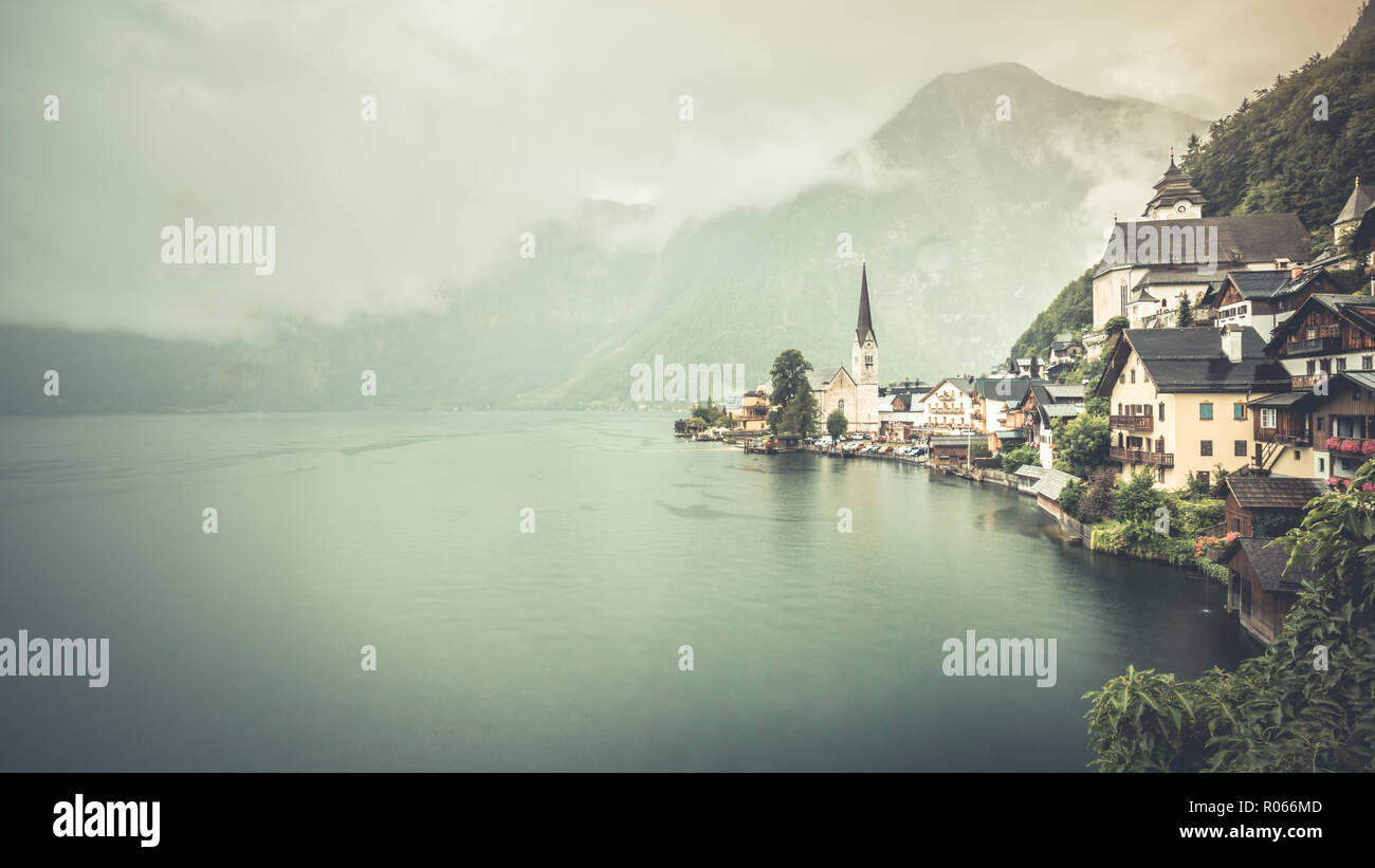 Hallstatt village on Hallstatter lake in Austrian Alps. Beautiful Alps ...