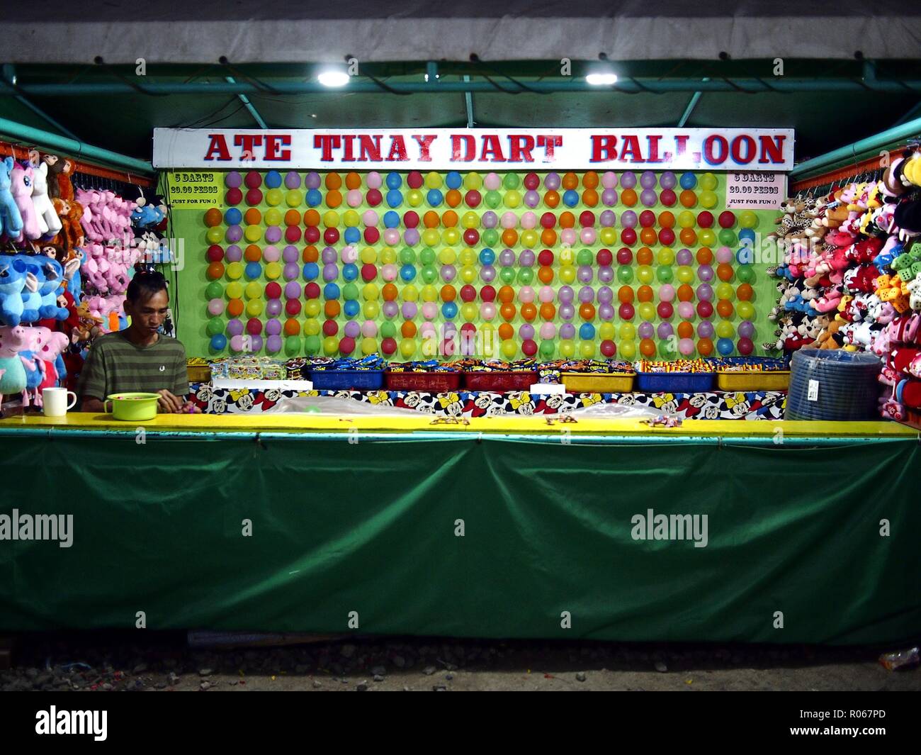 Perya hi-res stock photography and images - Alamy