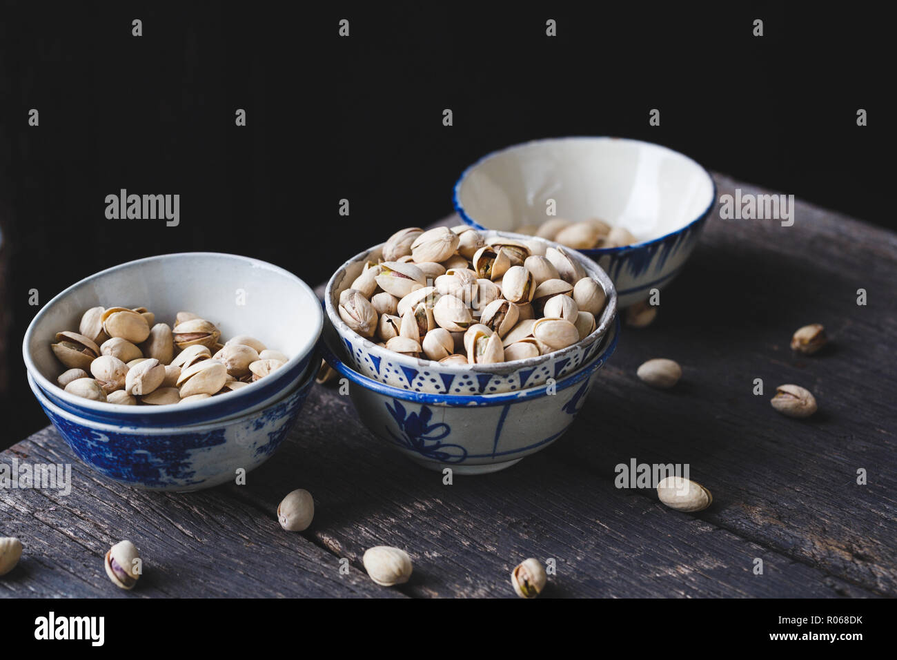 Pistachio nuts hi-res stock photography and images - Alamy
