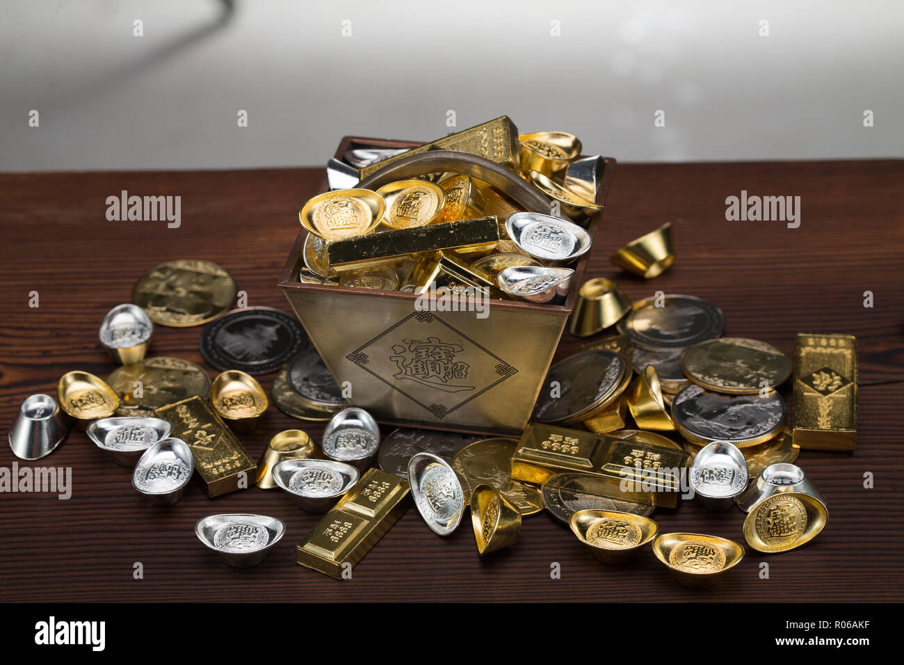Gold and silver Stock Photo - Alamy