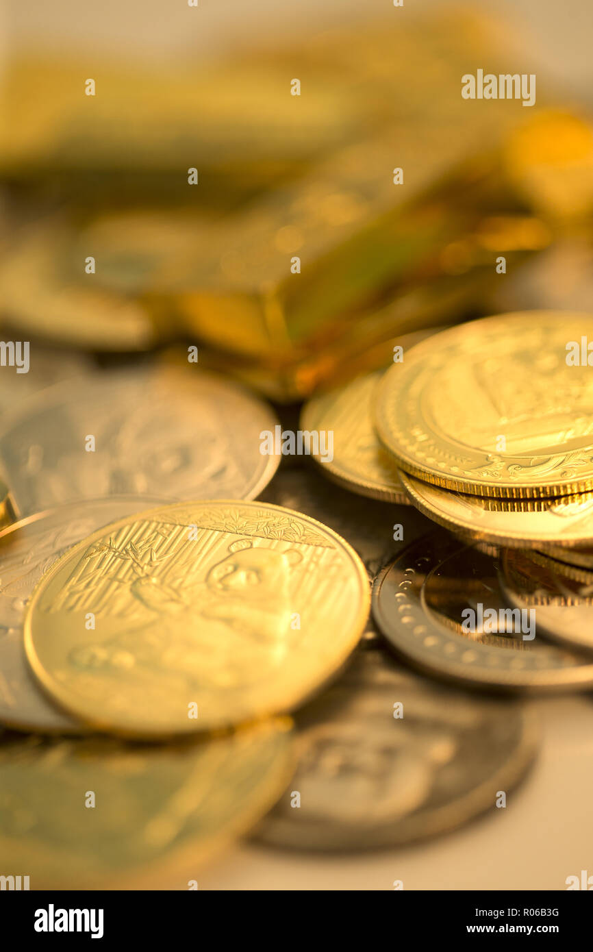 Collection gold silver bars coins hi-res stock photography and images ...