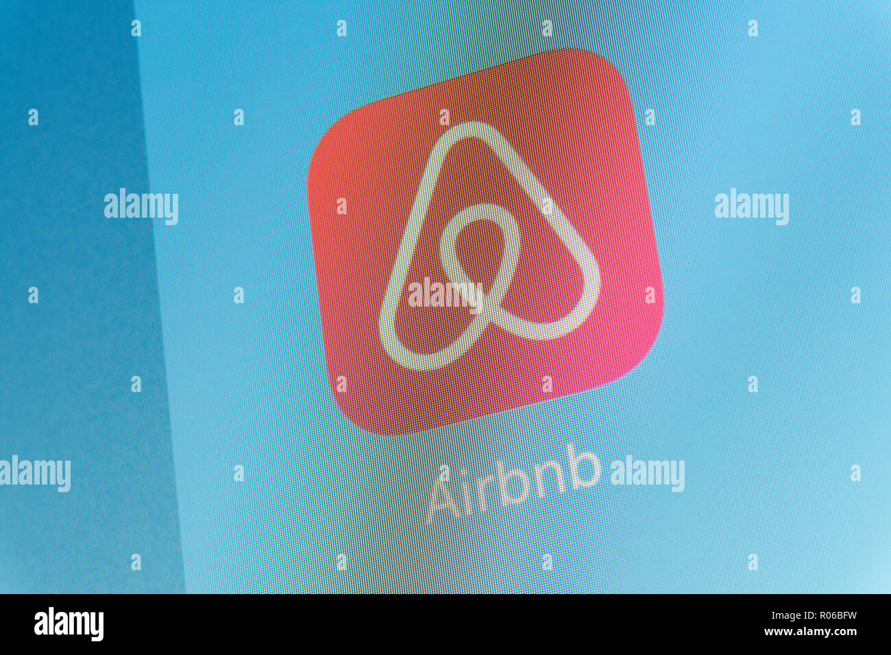 Airbnb application on screen hi-res stock photography and images - Alamy