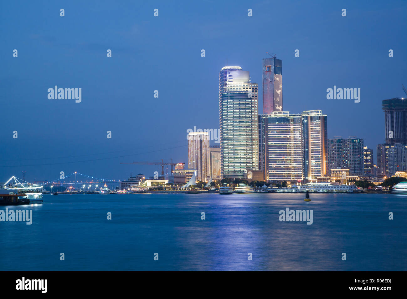 Xiamen night view hi-res stock photography and images - Alamy