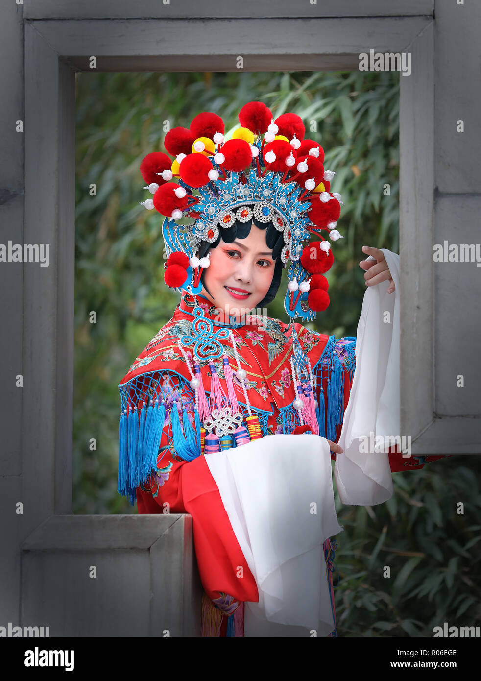 Chinese opera characters Stock Photo - Alamy