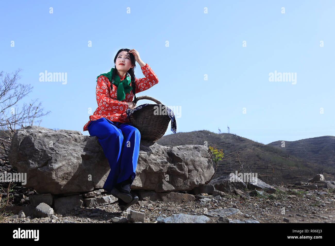 Rural indian village women sitting hi-res stock photography and images ...