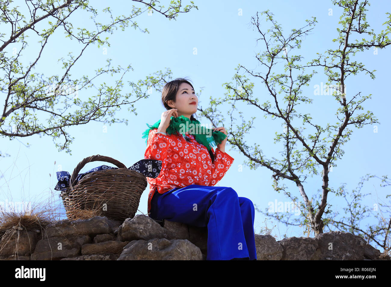 Rural indian village women sitting hi-res stock photography and images ...