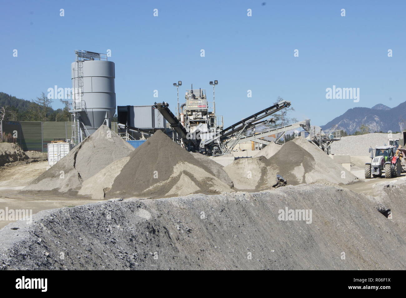 Gravel quarry crushing machine hi-res stock photography and images - Alamy