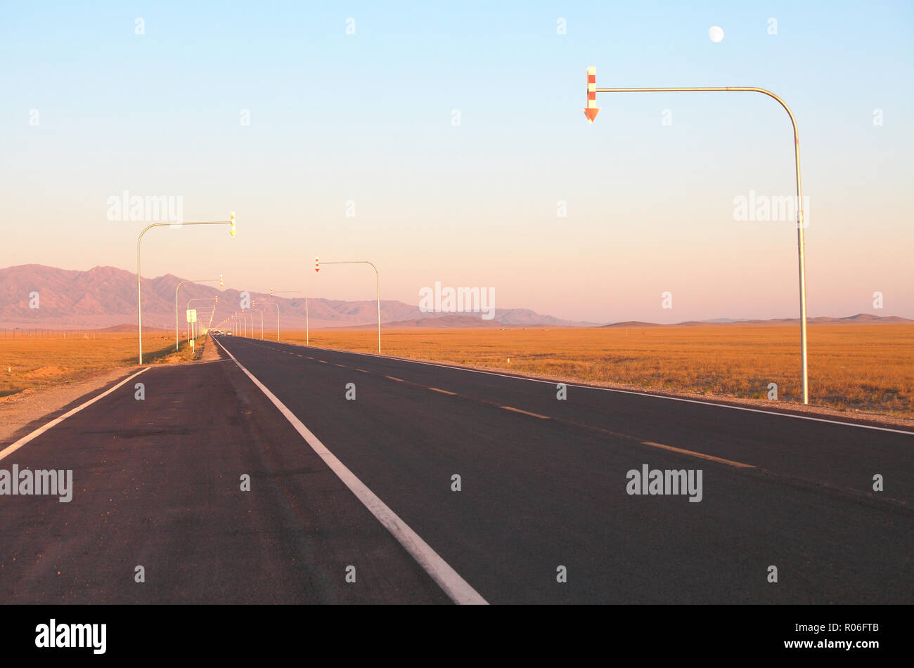 Xinjiang tarim desert highway Stock Photo - Alamy