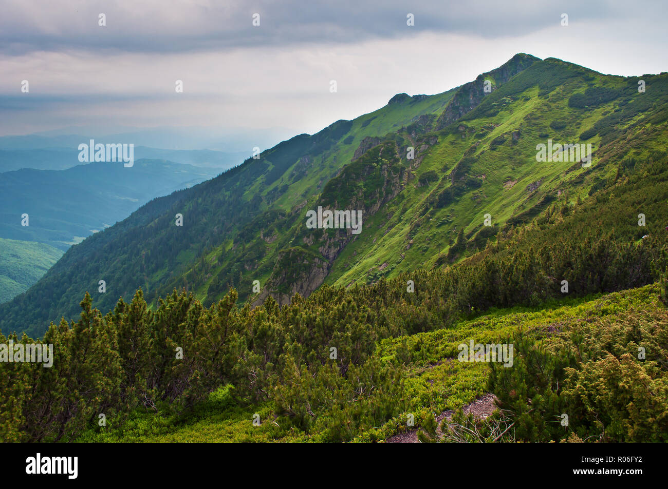 Hills slope hi-res stock photography and images - Alamy