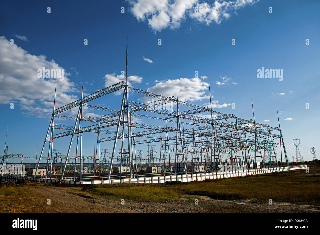 Low tension line hi-res stock photography and images - Alamy