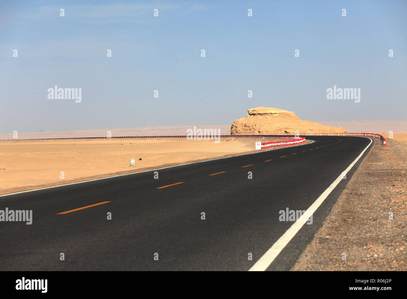 Qinghai province of exploration of cliff, cucumber beam and the gobi ...