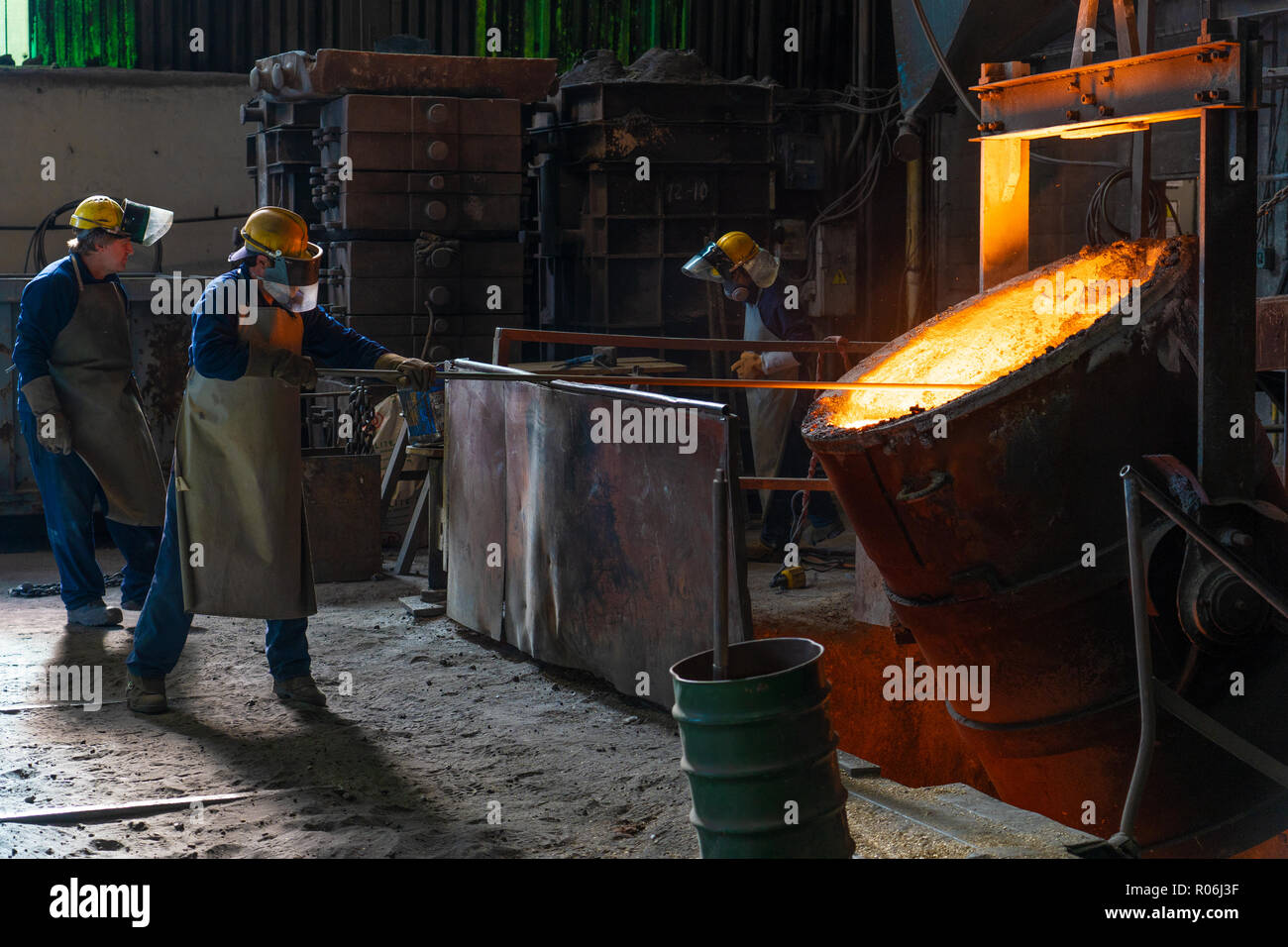 Metal fundido hi-res stock photography and images - Alamy