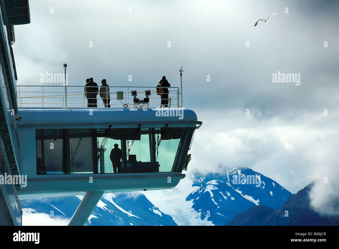 Cruise passenger tip hi-res stock photography and images - Alamy