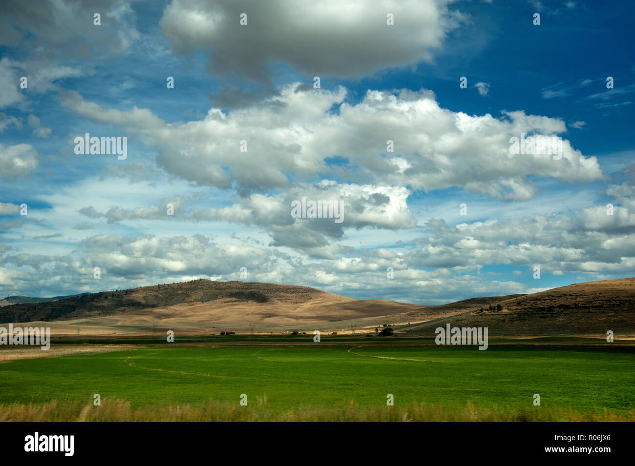 Big sky and open land in Montana, USA Stock Photo - Alamy