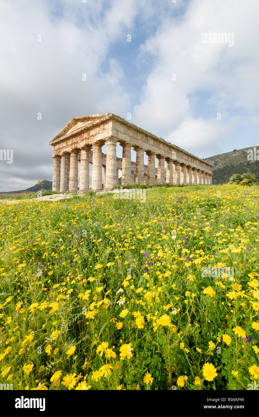 Historic doric temple hi-res stock photography and images - Alamy