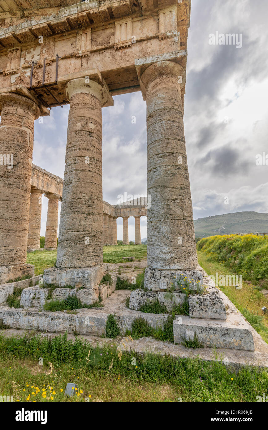 Historic doric temple hi-res stock photography and images - Alamy