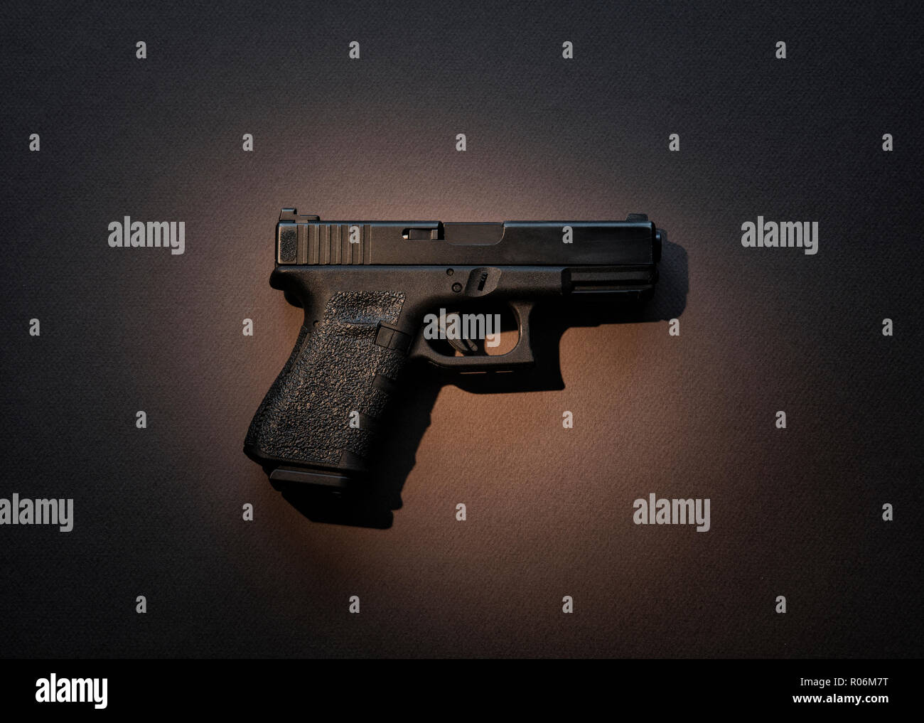Handgun hi-res stock photography and images - Alamy