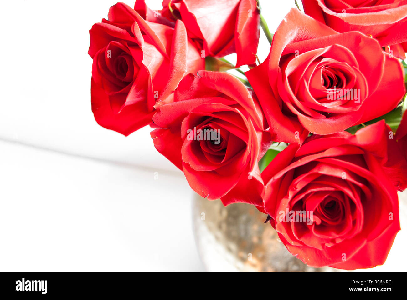 Bouquet of red rose. Dozen of red roses close up Stock Photo - Alamy