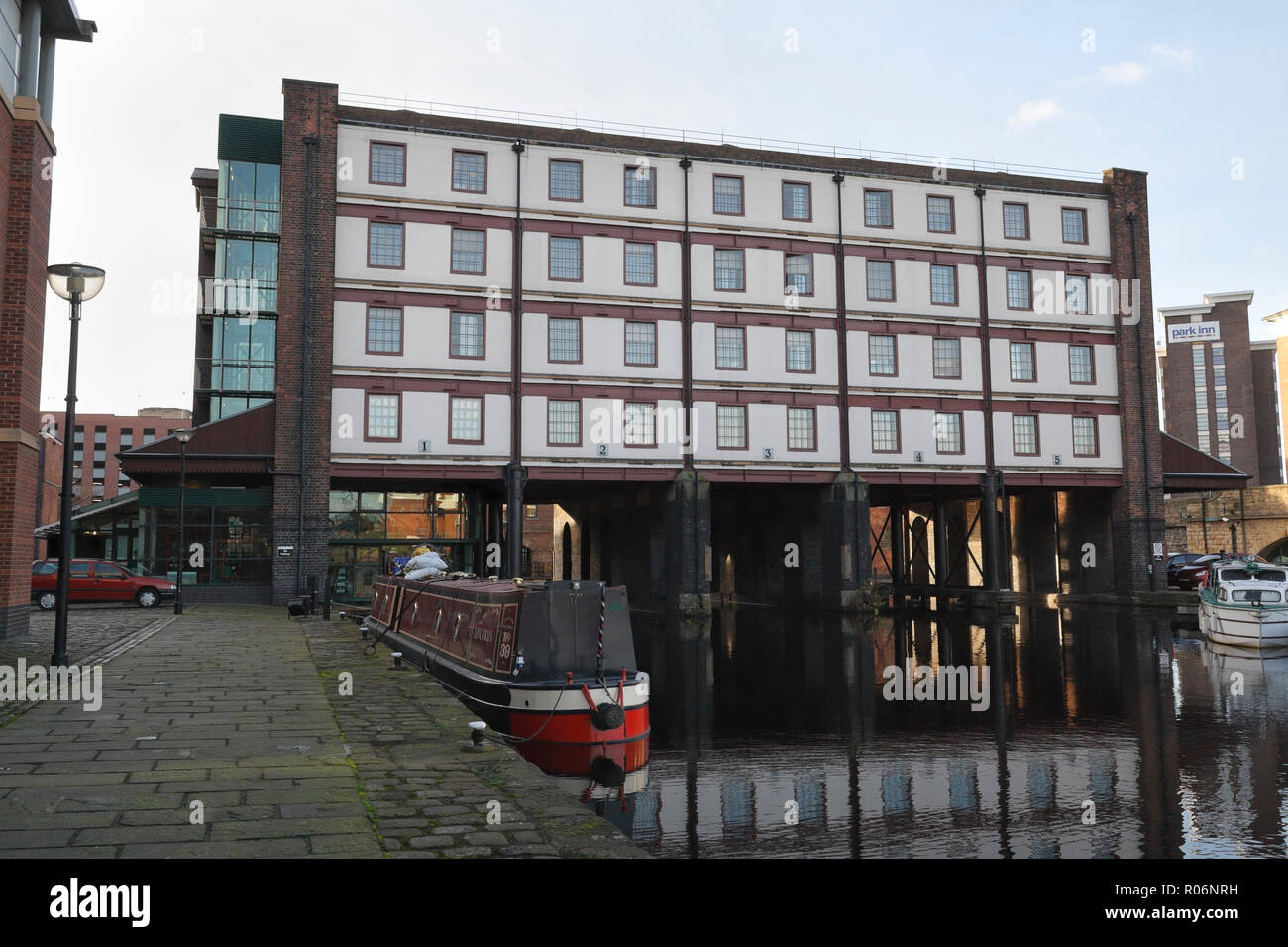 The Straddle warehouse, Victoria Quays in Sheffield, England UK, canal ...