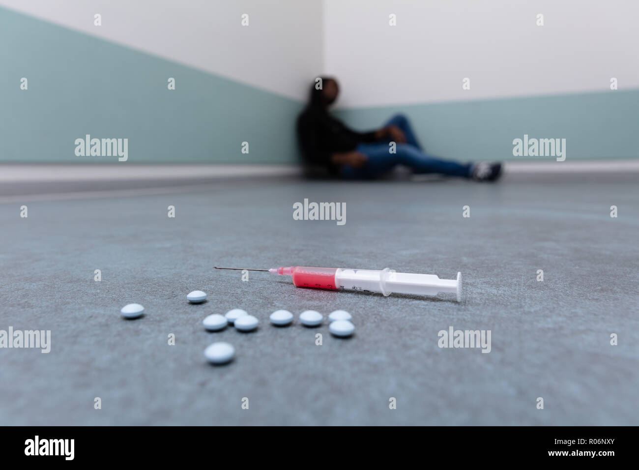 Pharmaceutical drug floor hi-res stock photography and images - Alamy