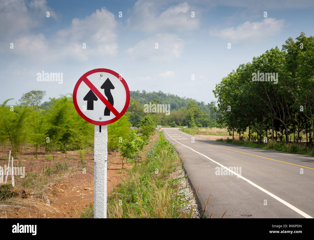 No overtaking traffic sign on hi-res stock photography and images - Alamy