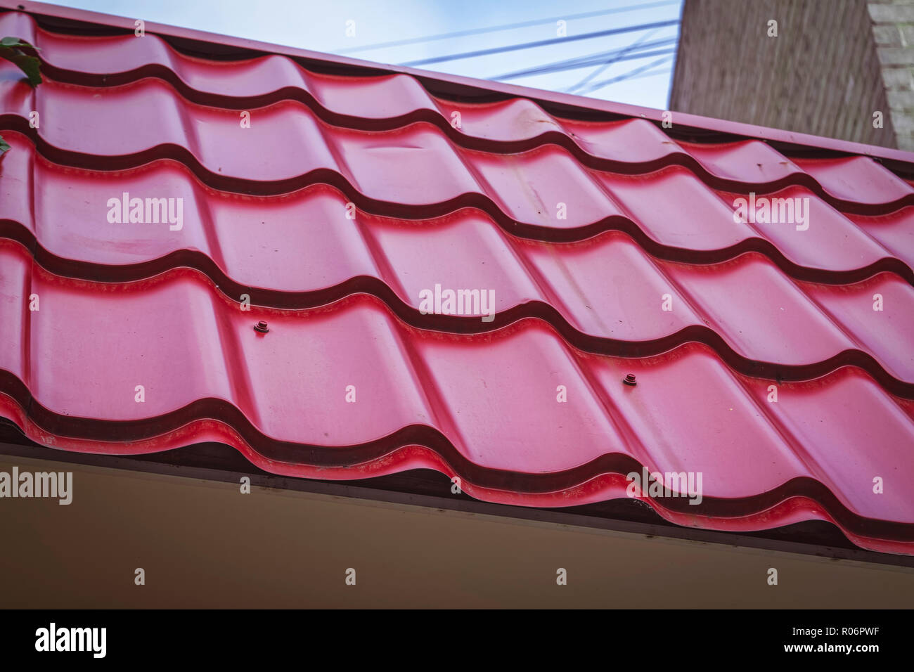 Building roof top details hi-res stock photography and images - Alamy