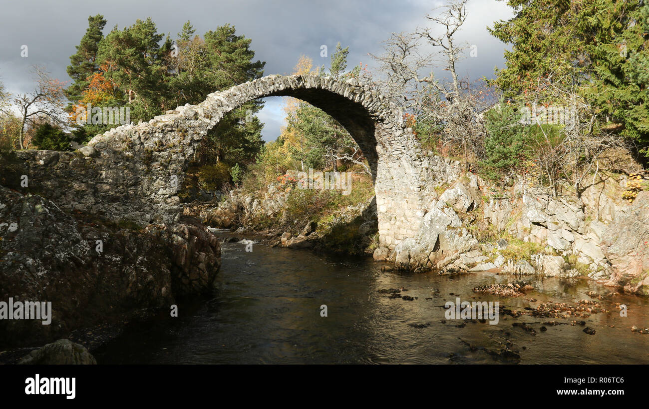 The fabulous old packhorse bridge in Carrbridge in the Cairngorms ...