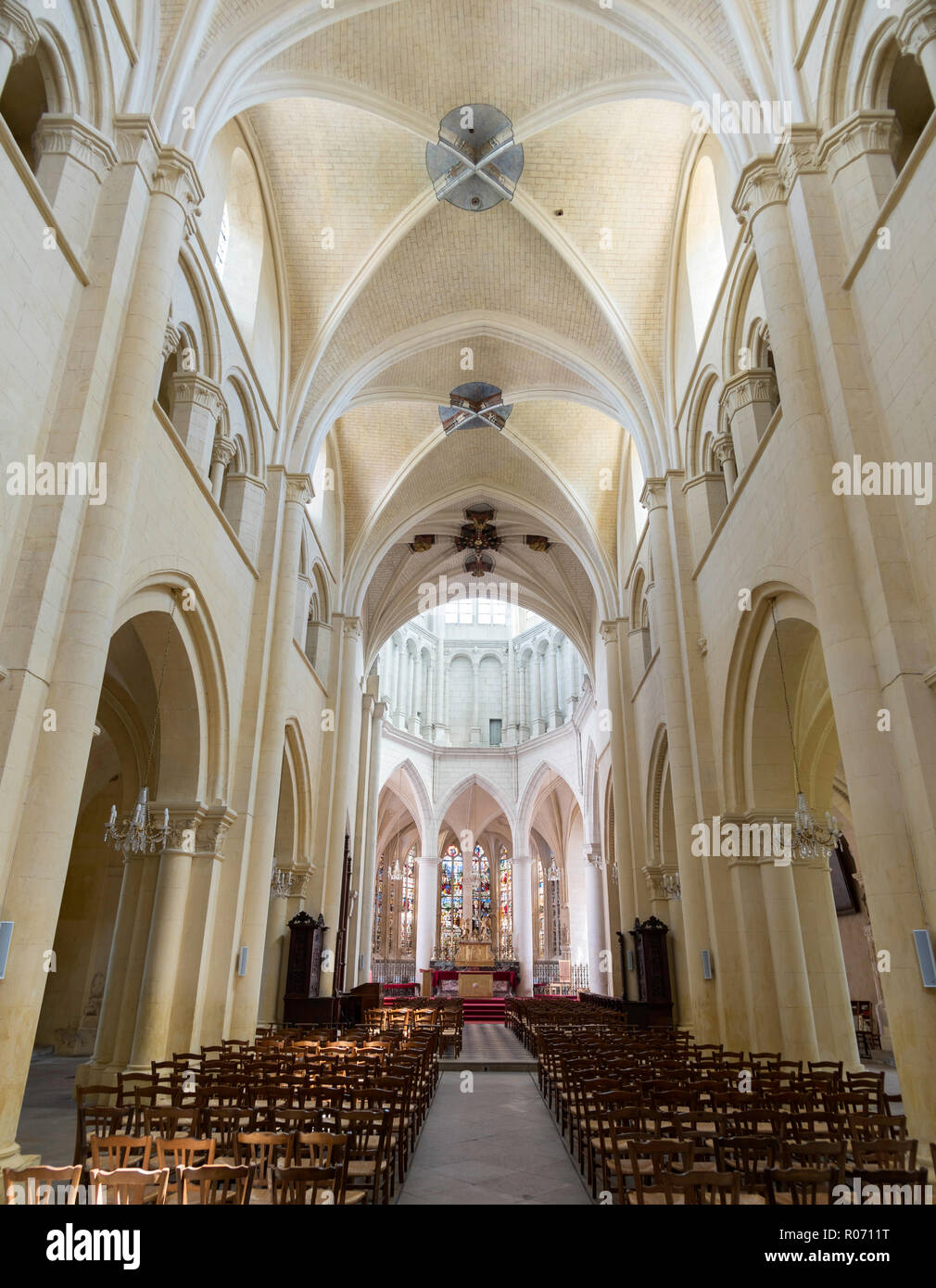 Inside catholic church chancel hi-res stock photography and images - Alamy