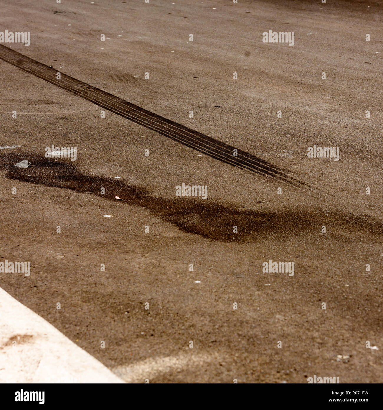 Dramatic tyre skid marks after car accident Stock Photo - Alamy