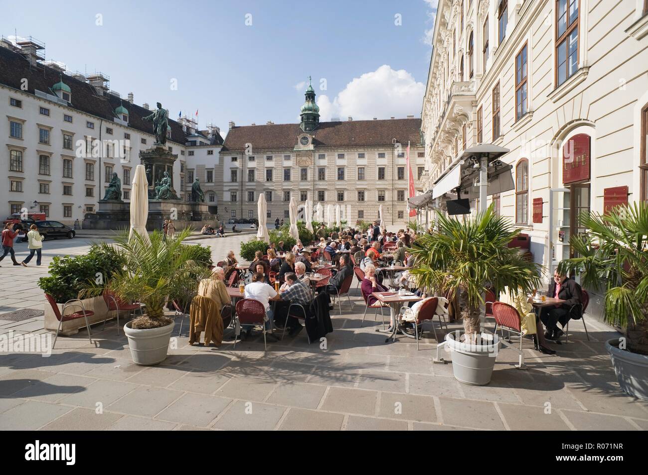 Wien, Hofburg, innerer Burghof - Vienna, Hofburg Stock Photo - Alamy