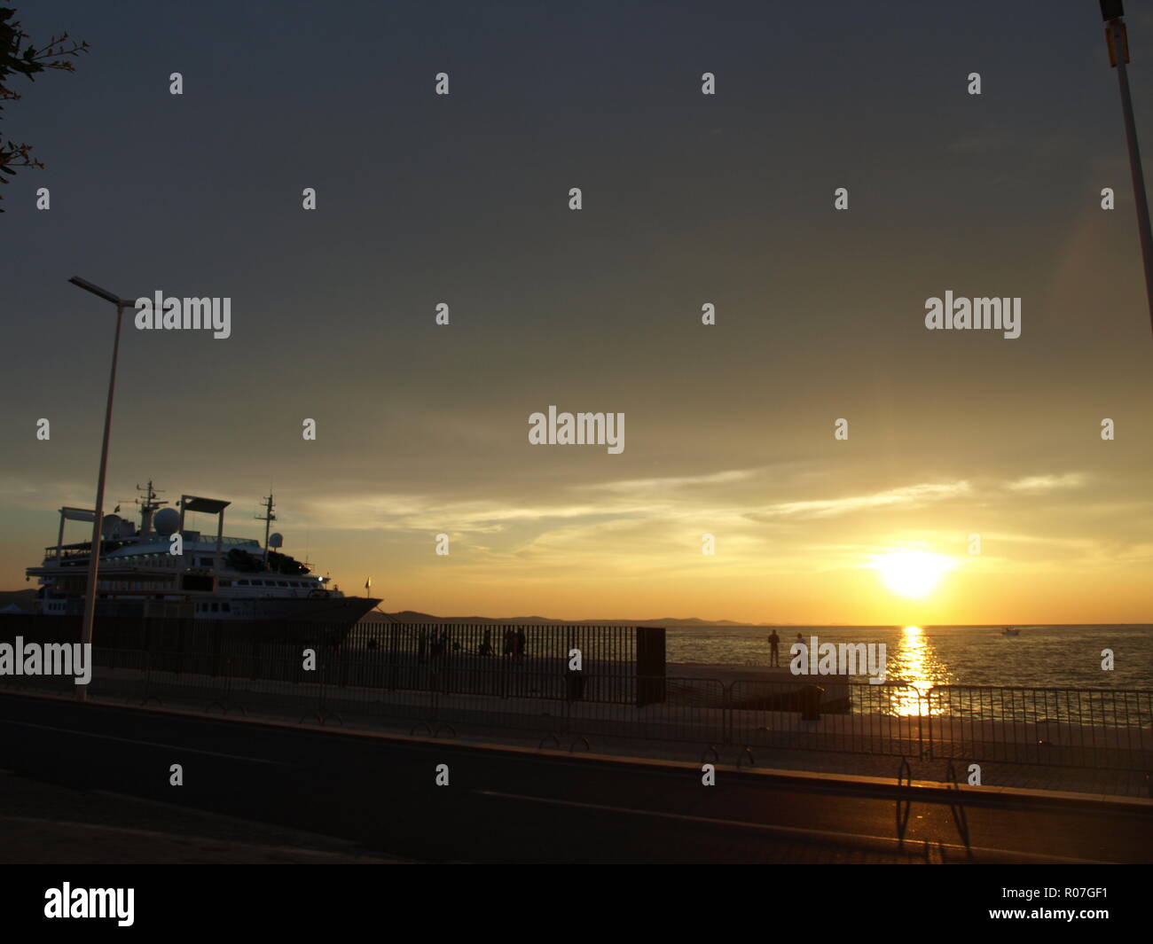 boat, sea, setting, sun, color, journey, adventure, family, man, women ...