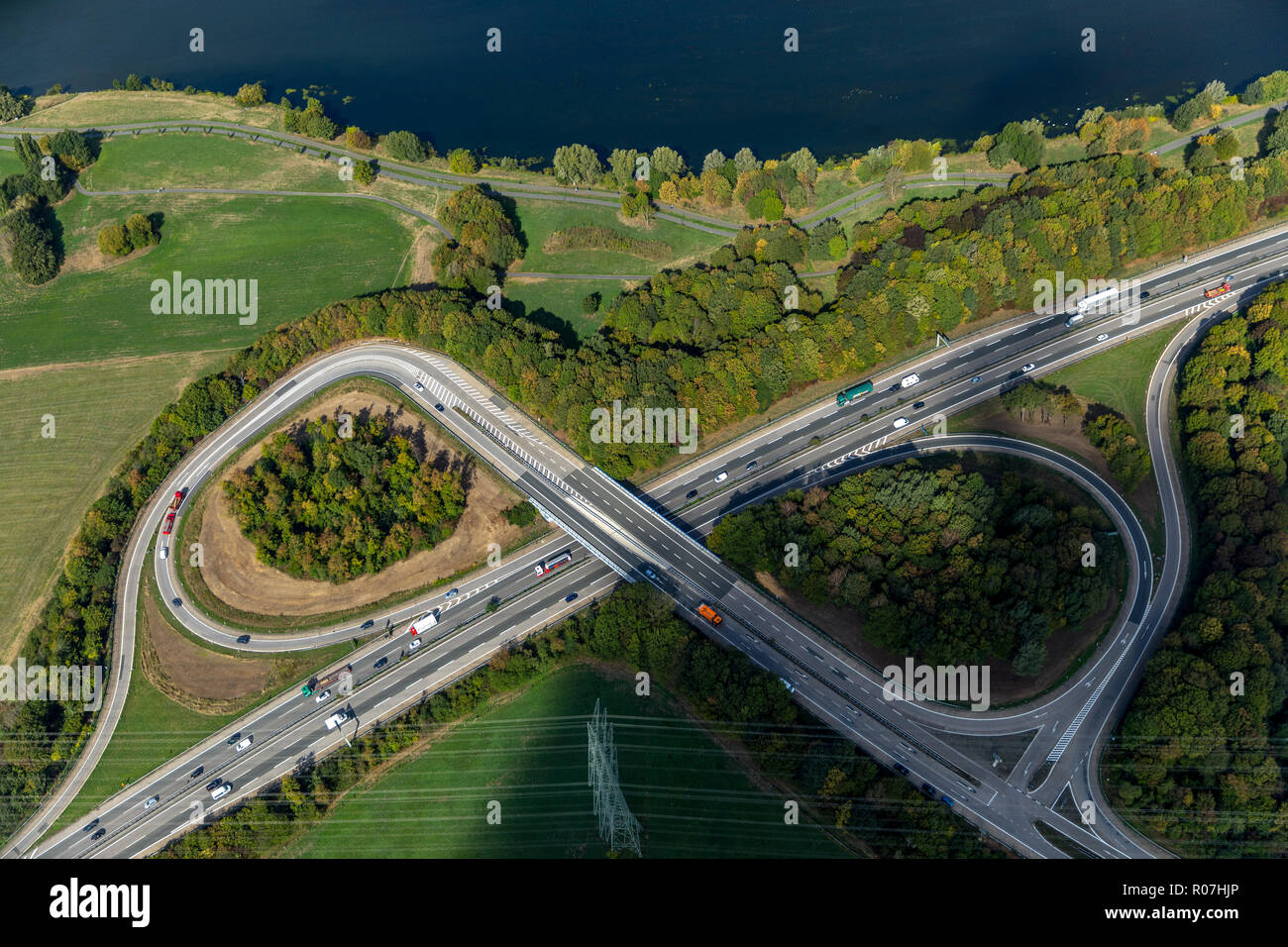 Eight shaped road hi-res stock photography and images - Alamy