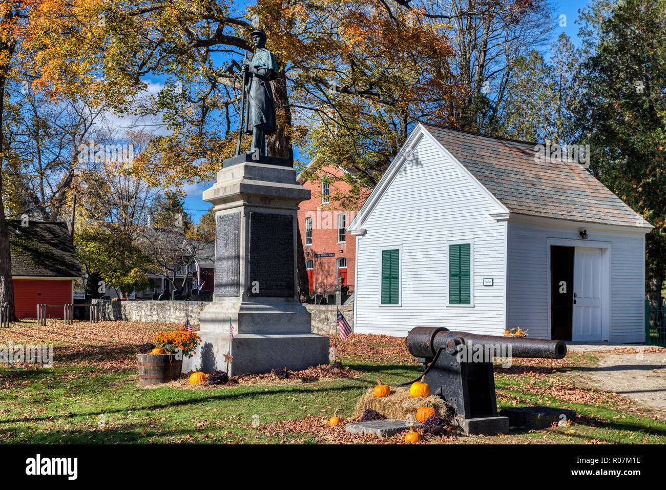 Small village war memorial hi-res stock photography and images - Alamy