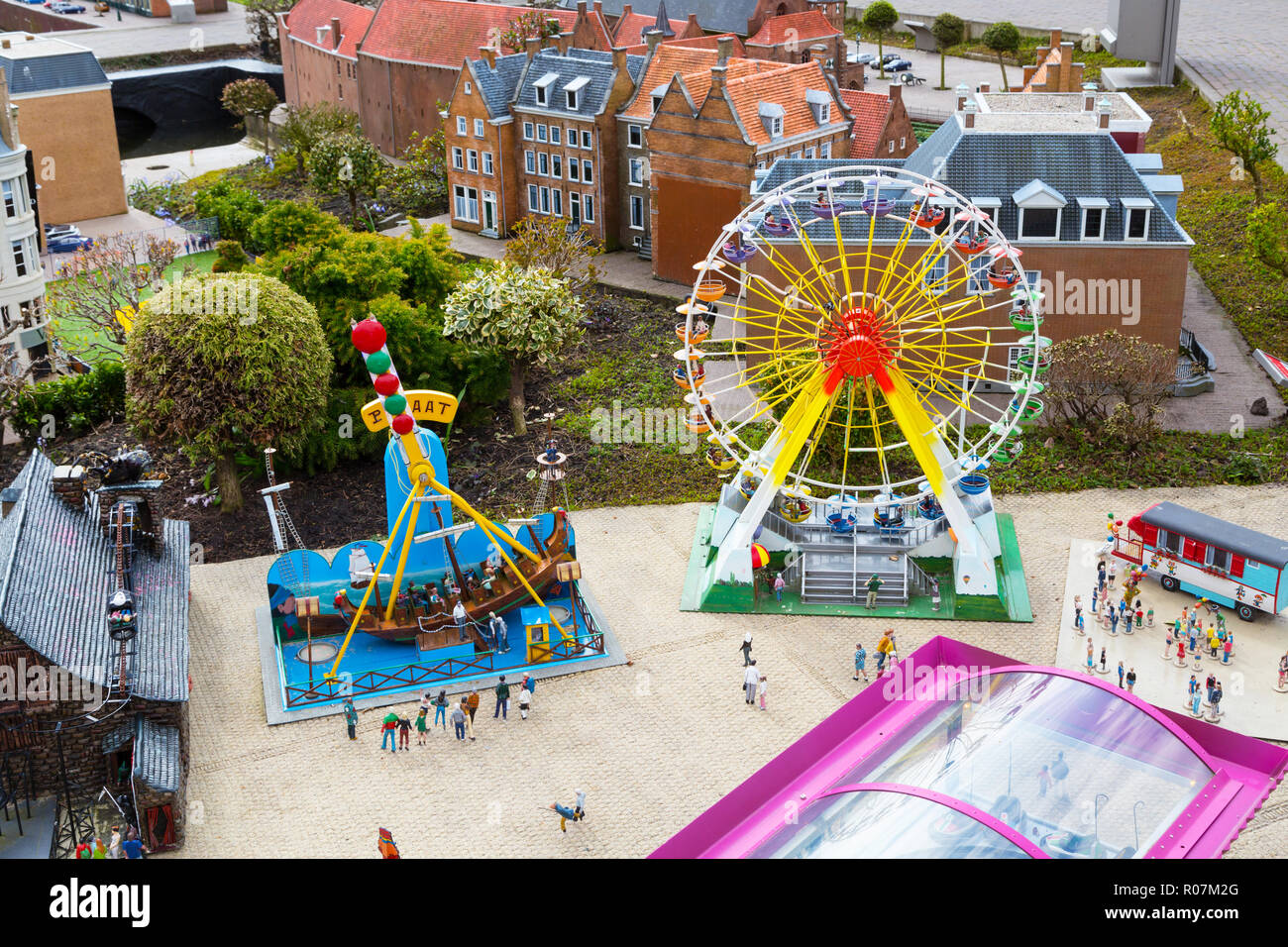 Madurodam, Holland miniature park and tourist attraction in Hague ...