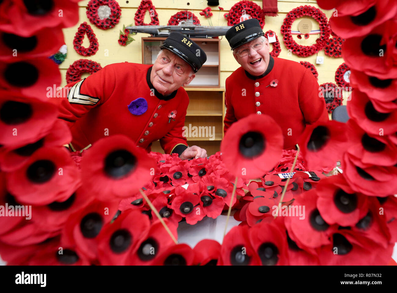 Chelsea davey hi-res stock photography and images - Alamy