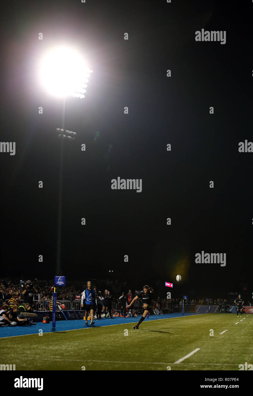 Rugby under the lights hi-res stock photography and images - Alamy