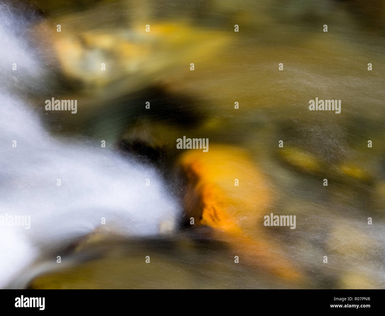 Pebbles in stream hi-res stock photography and images - Alamy