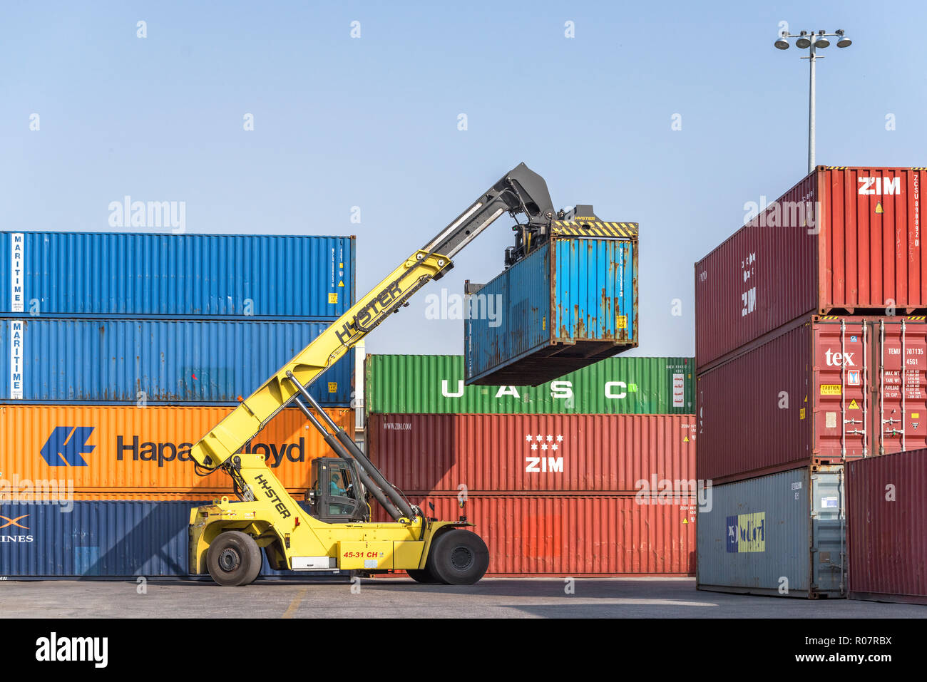 Cargo terminal hi-res stock photography and images - Alamy