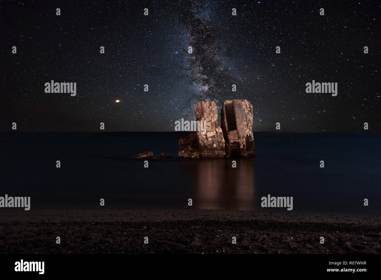 milky way nightscape by the sea Stock Photo - Alamy