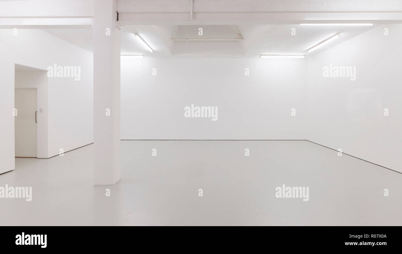 A view of a white painted interior of an empty room or an art gallery ...