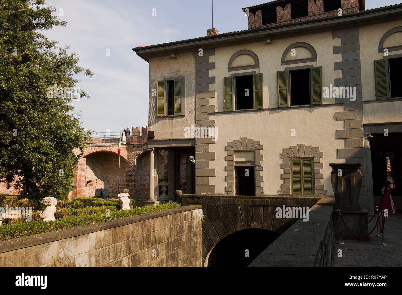 Fourteenth Century Architecture High Resolution Stock Photography and Images - Alamy
